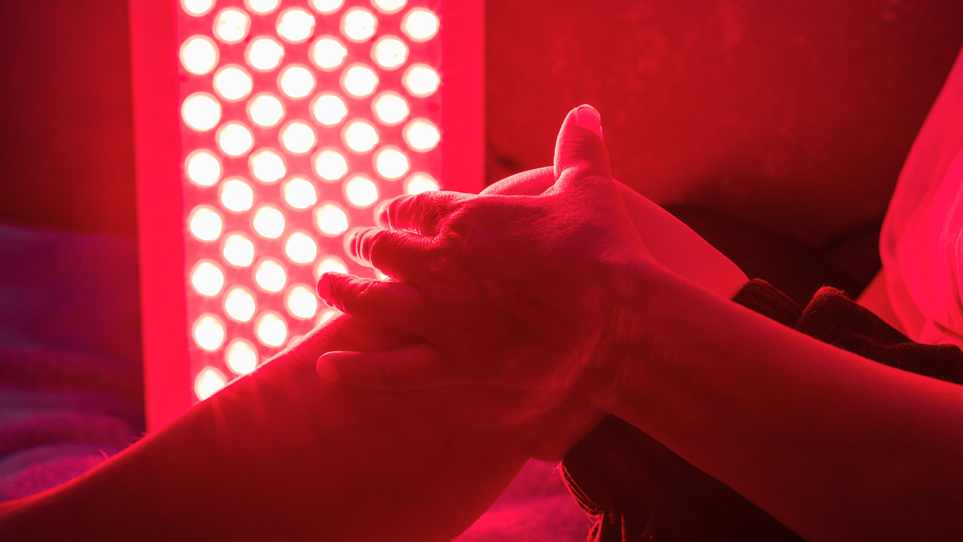 Red light therapy wavelengths explained (630nm vs 850nm)